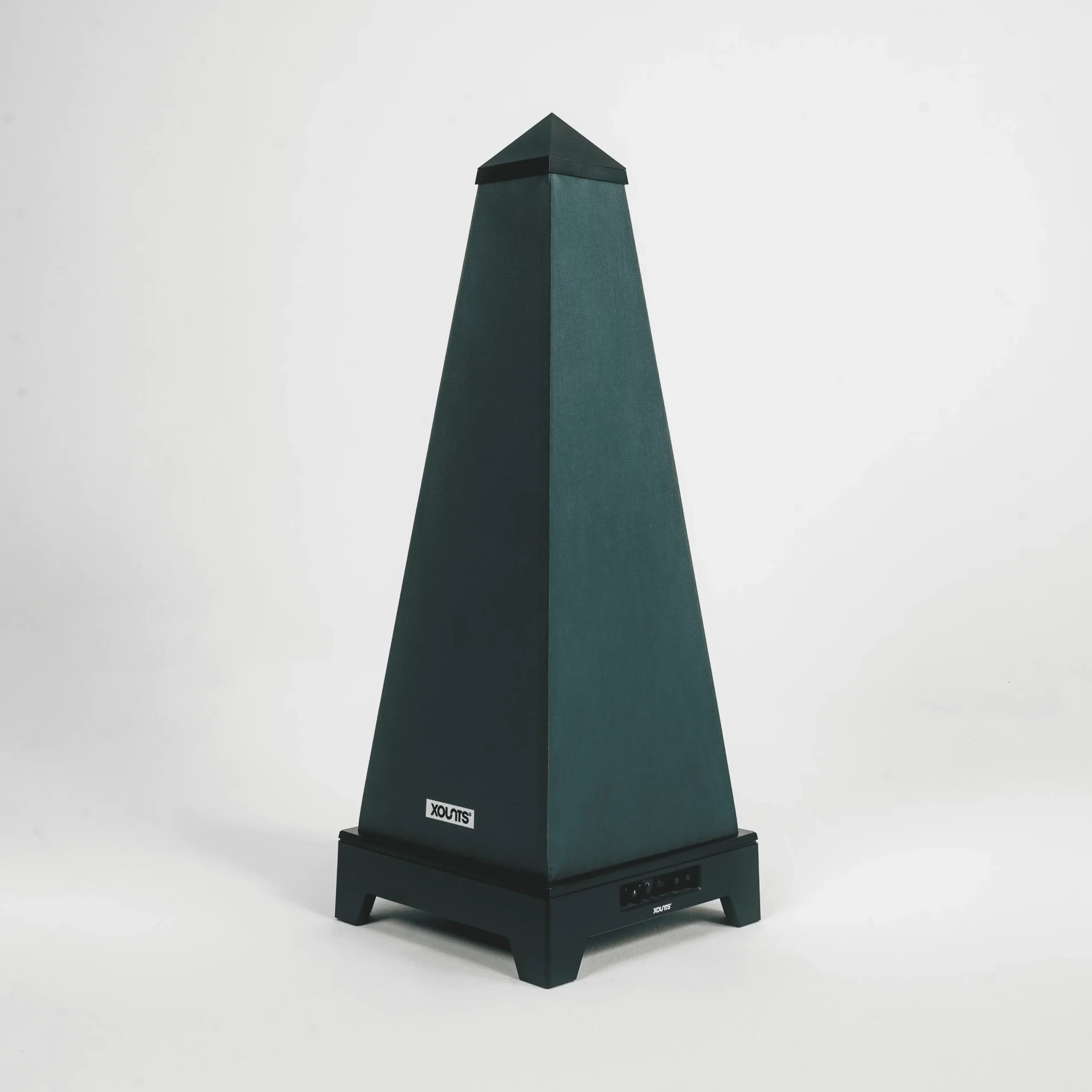Design Soundsystem in Obelisken-Form | XOUNTS